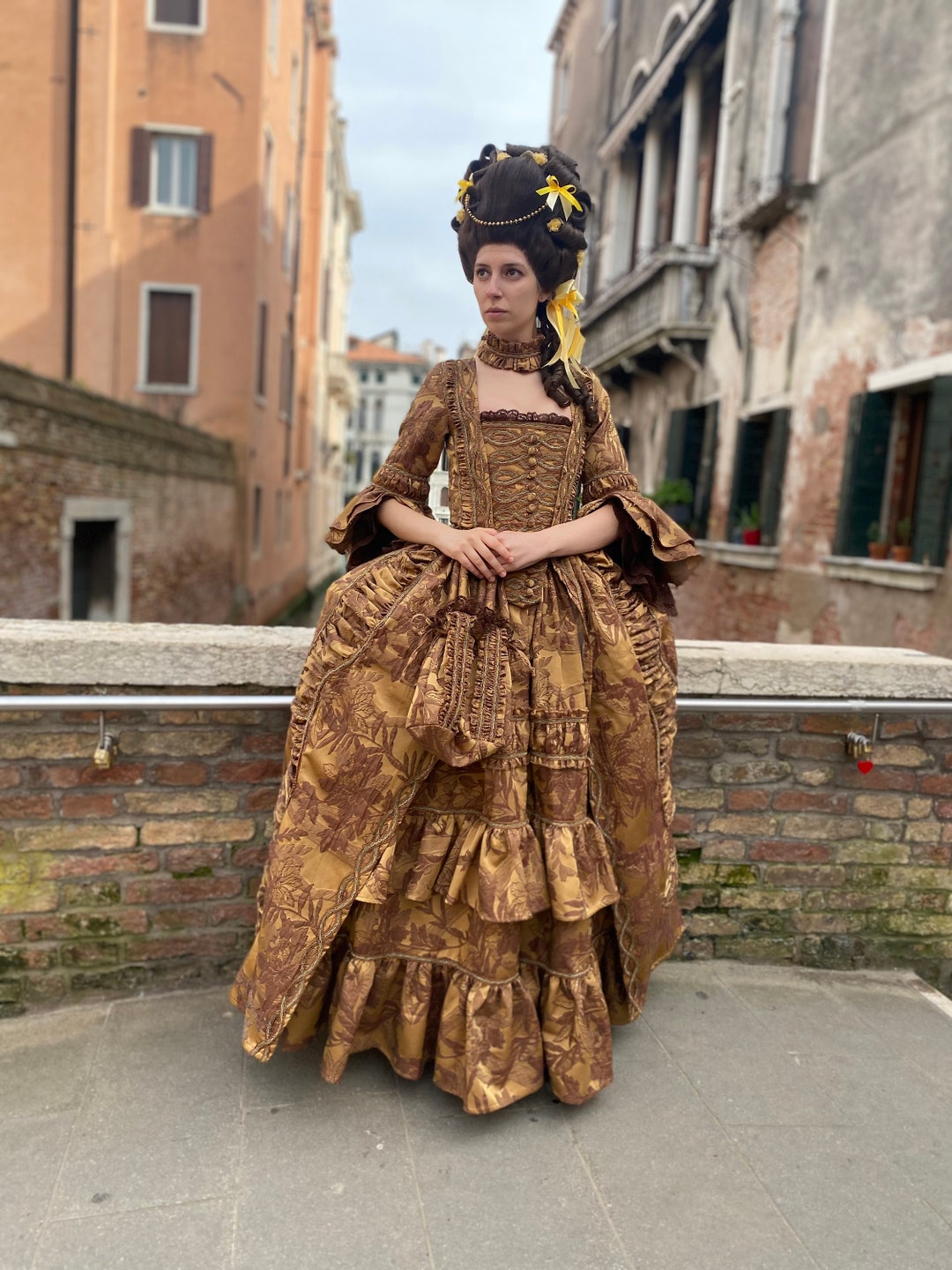 Historical Costume of the 1700s, for Women, 18th Century Costume ...