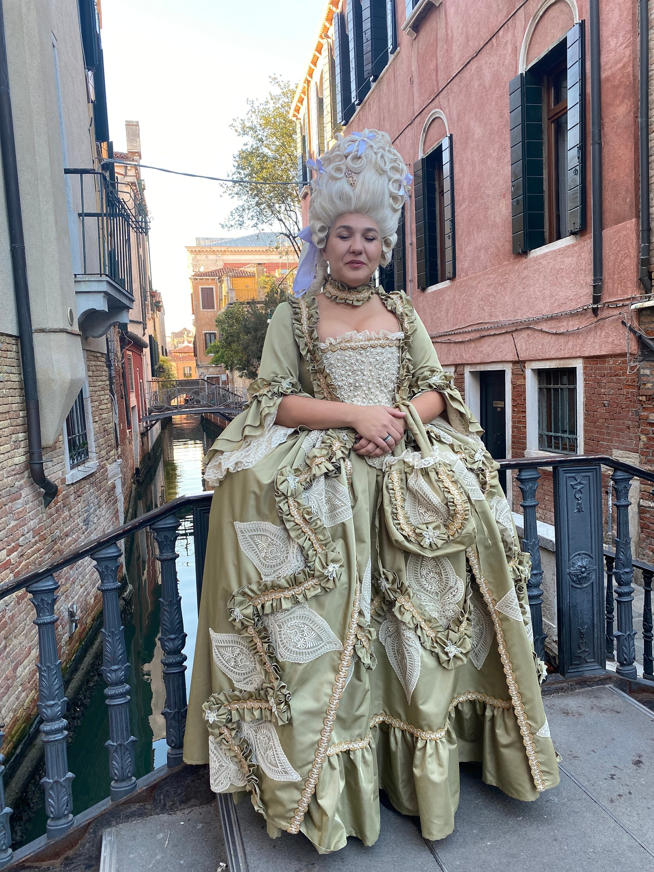 Historical Dress From the 1700s, Period Costume for Women, 18th Century ...