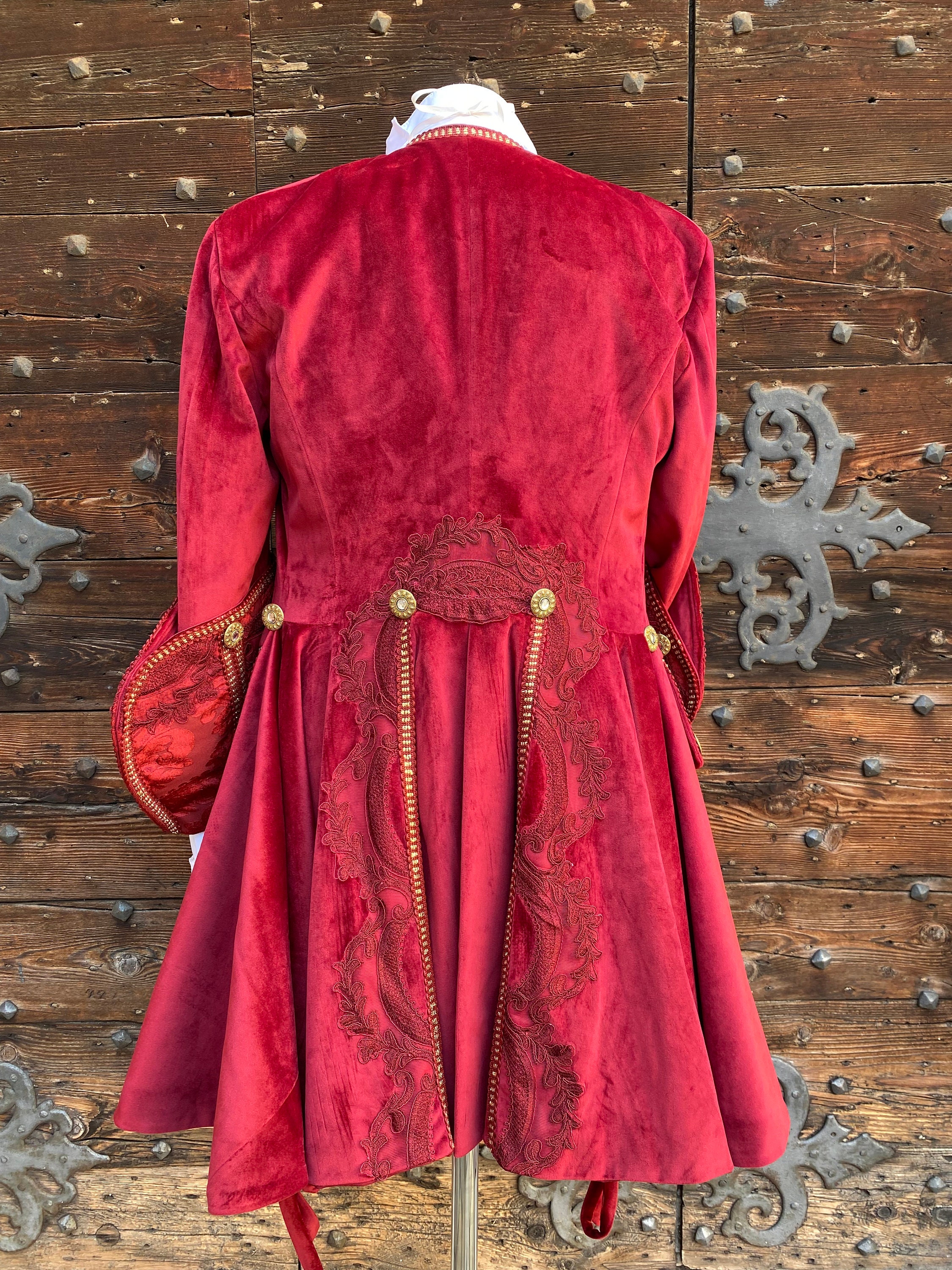 Historical Costume From the 1700s for Men, 18th Century Period Costume ...