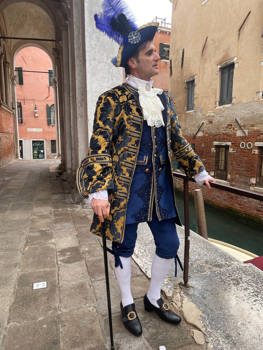 Historical Costume From the 1700s for Men, 18th Century Period Costume ...