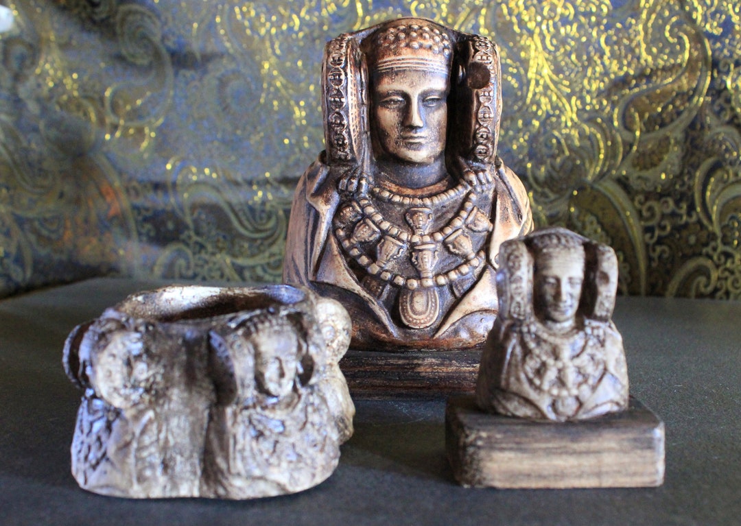 Old Lady of Elche Complex, Old Lady Sculpture, Lady of Elche Sculptures ...