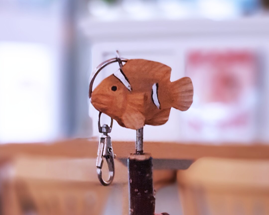 Wood Fish Key Chain ,handmade Wooden Keyring Wistle , Fish Keychain ...