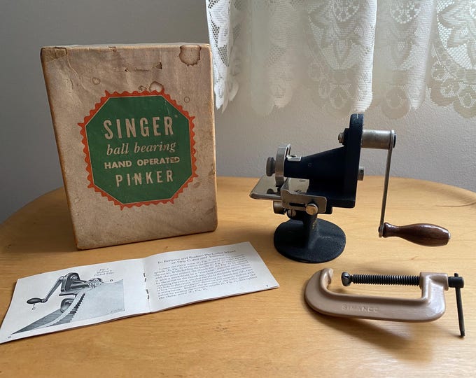 Vintage 1930s Singer Ball Bearing Hand Operated Pinker Machine 121379 ...