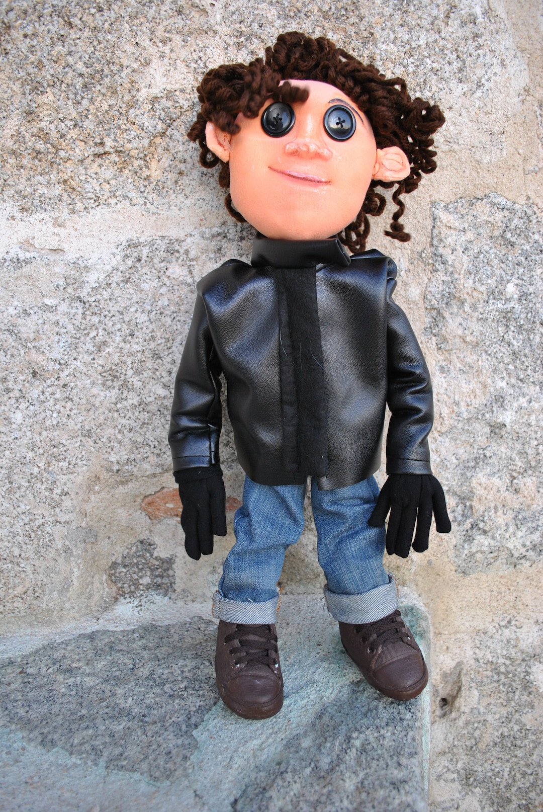 Muñeco de tela Wybie amigo de Coraline doll hecho a mano ojos botones ...