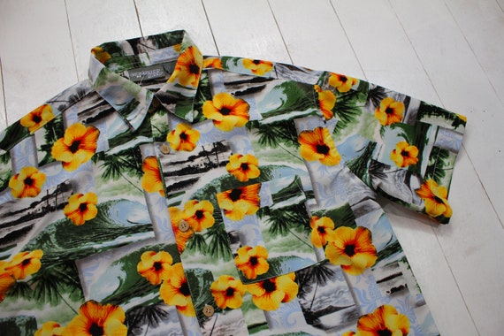 2000s Y2K Extreme Gear Tropical Print Polyester Short… - Gem