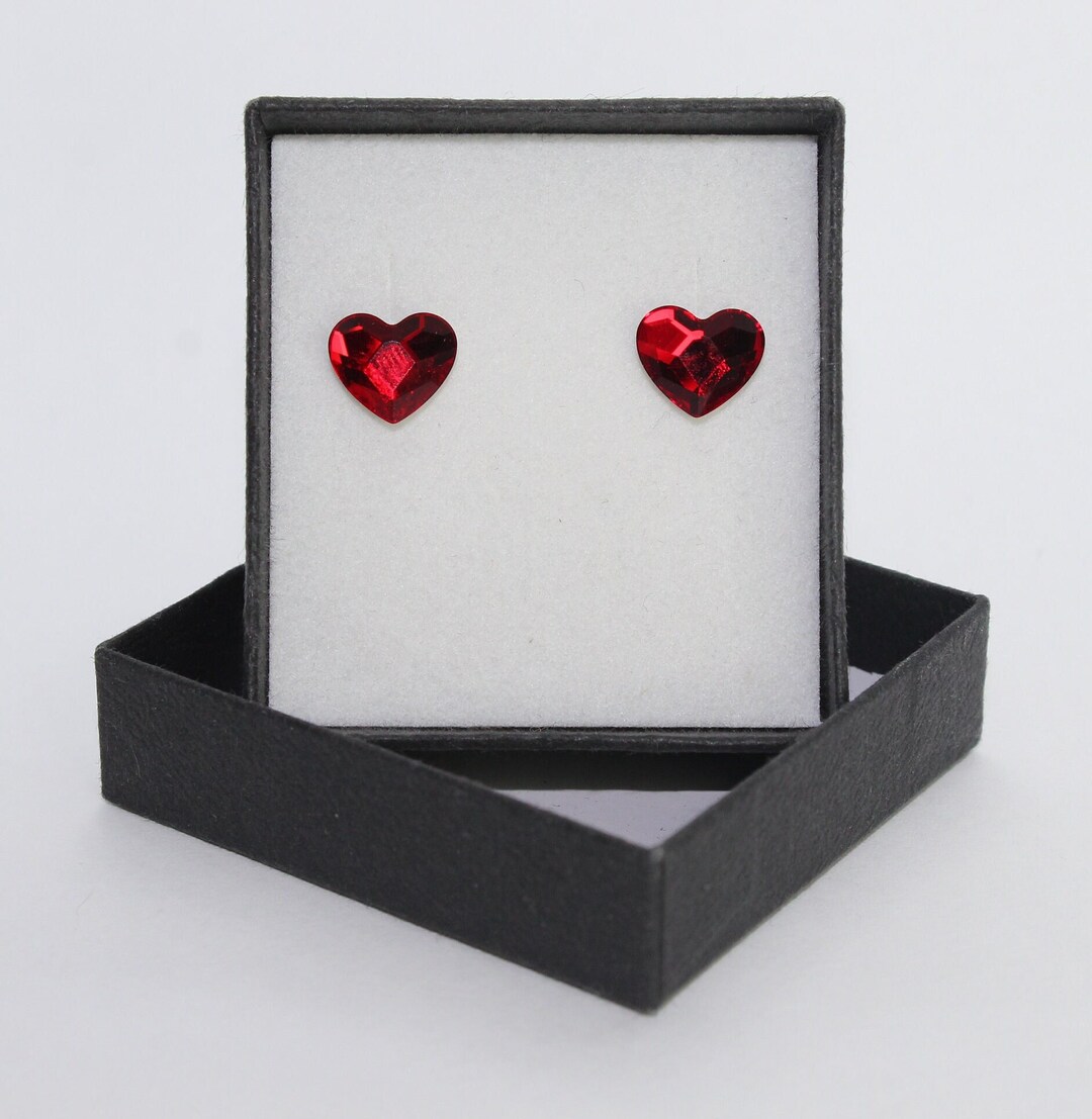 Light Siam / Red Scarlet Ruby - Heart Crystal Flat Back Stud Earrings ...