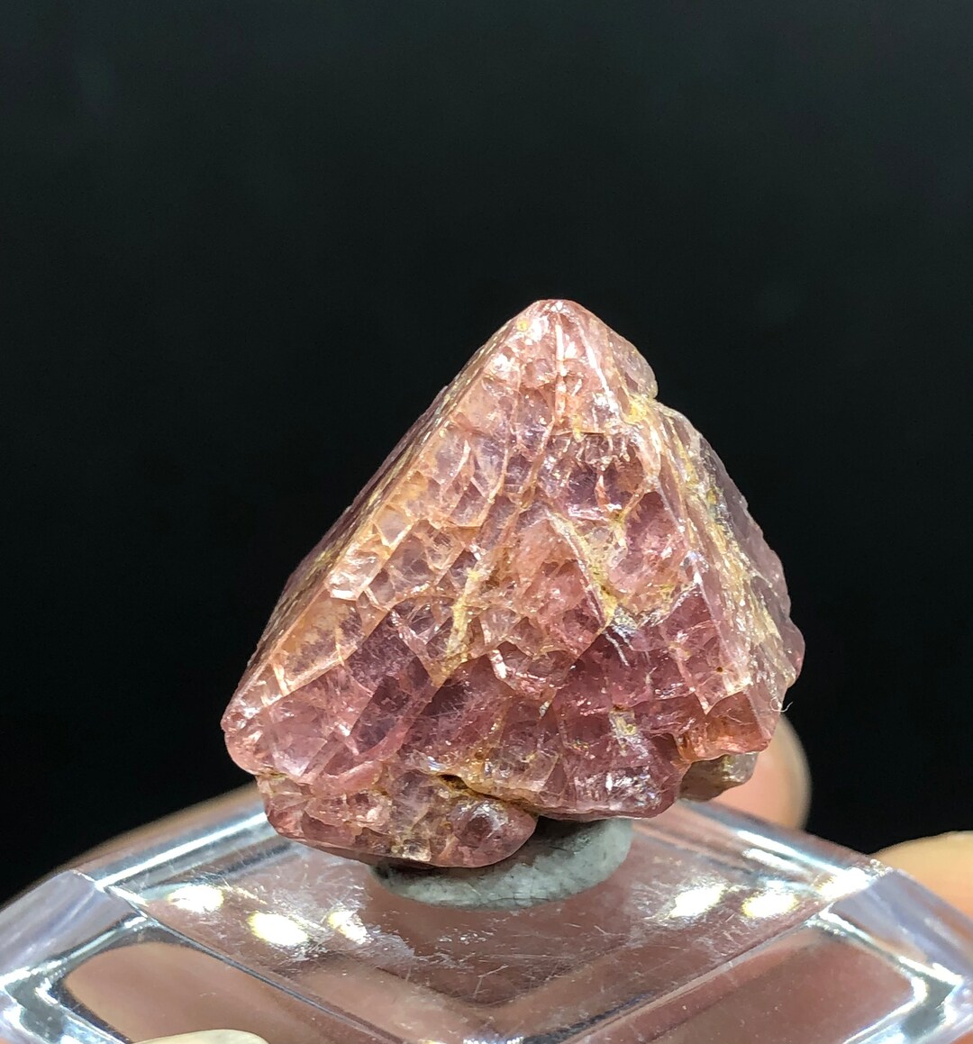 Spinel Crystal -natural - UV Fluorescent - Mineral Specimen - Etsy