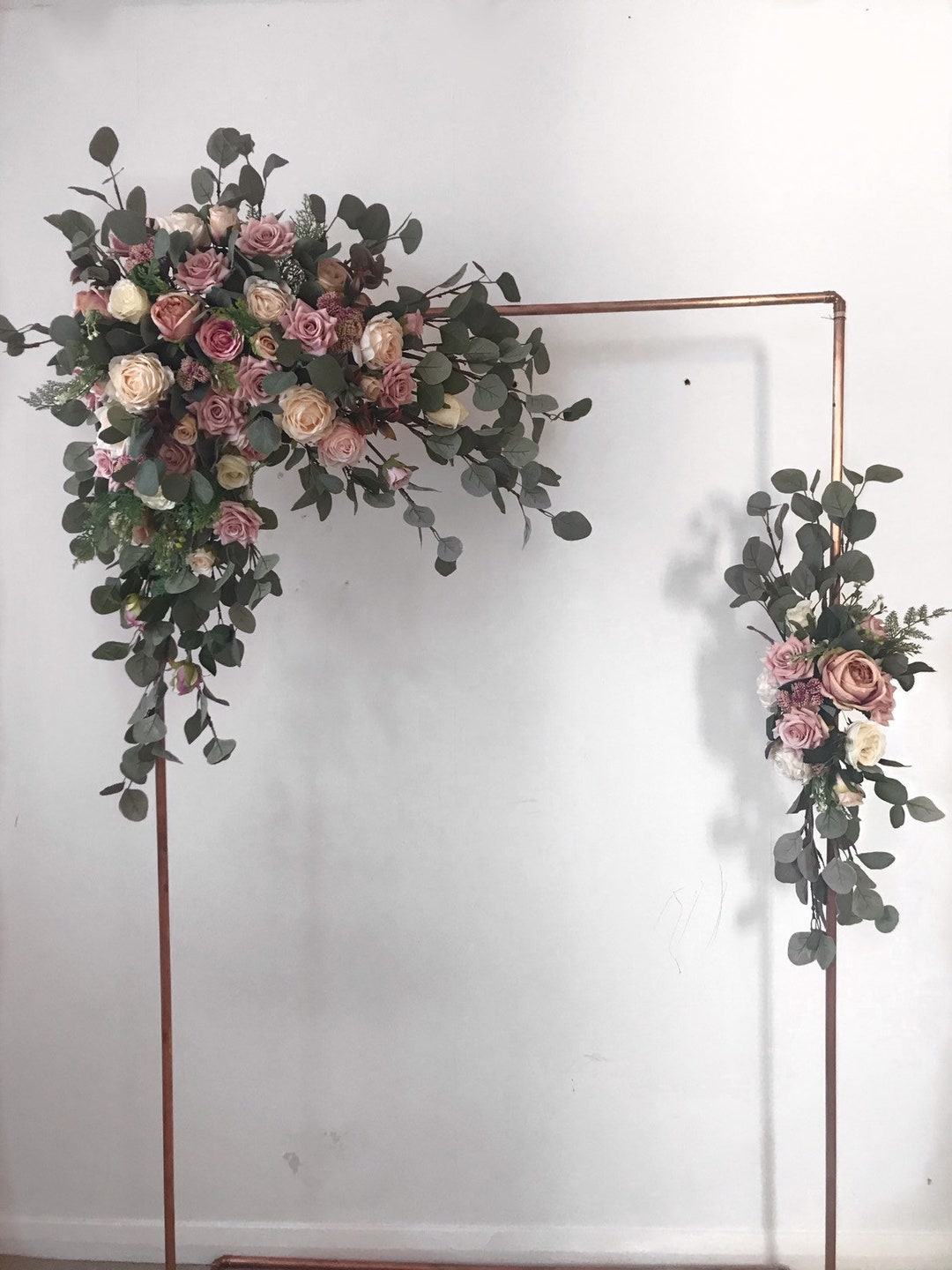 How to attach flowers to wedding arch 60 photos - Astyledwedding.com
