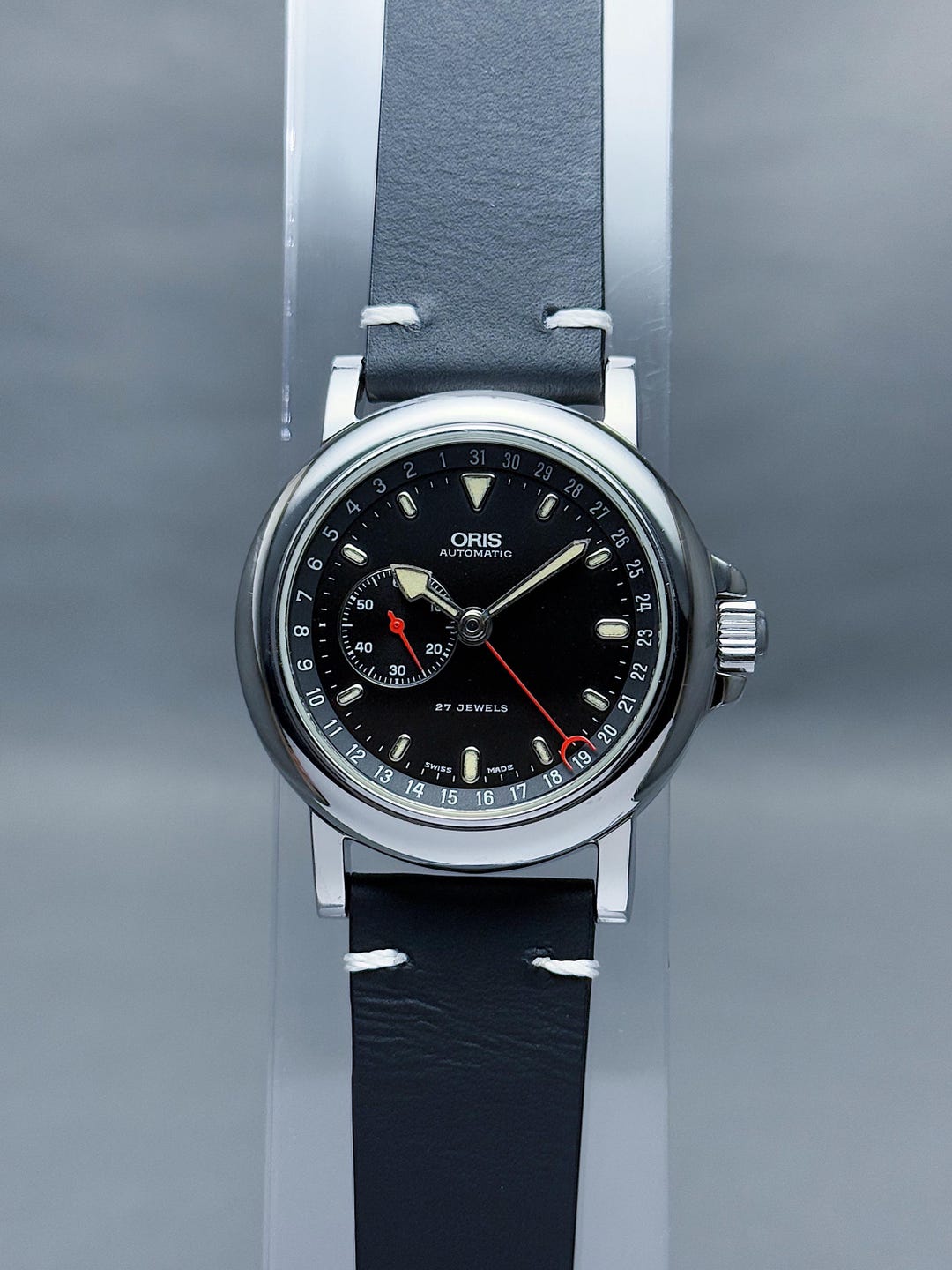 Vintage ORIS Reverse Pointer Date – Small Seconds | Black Dial | 35mm ...