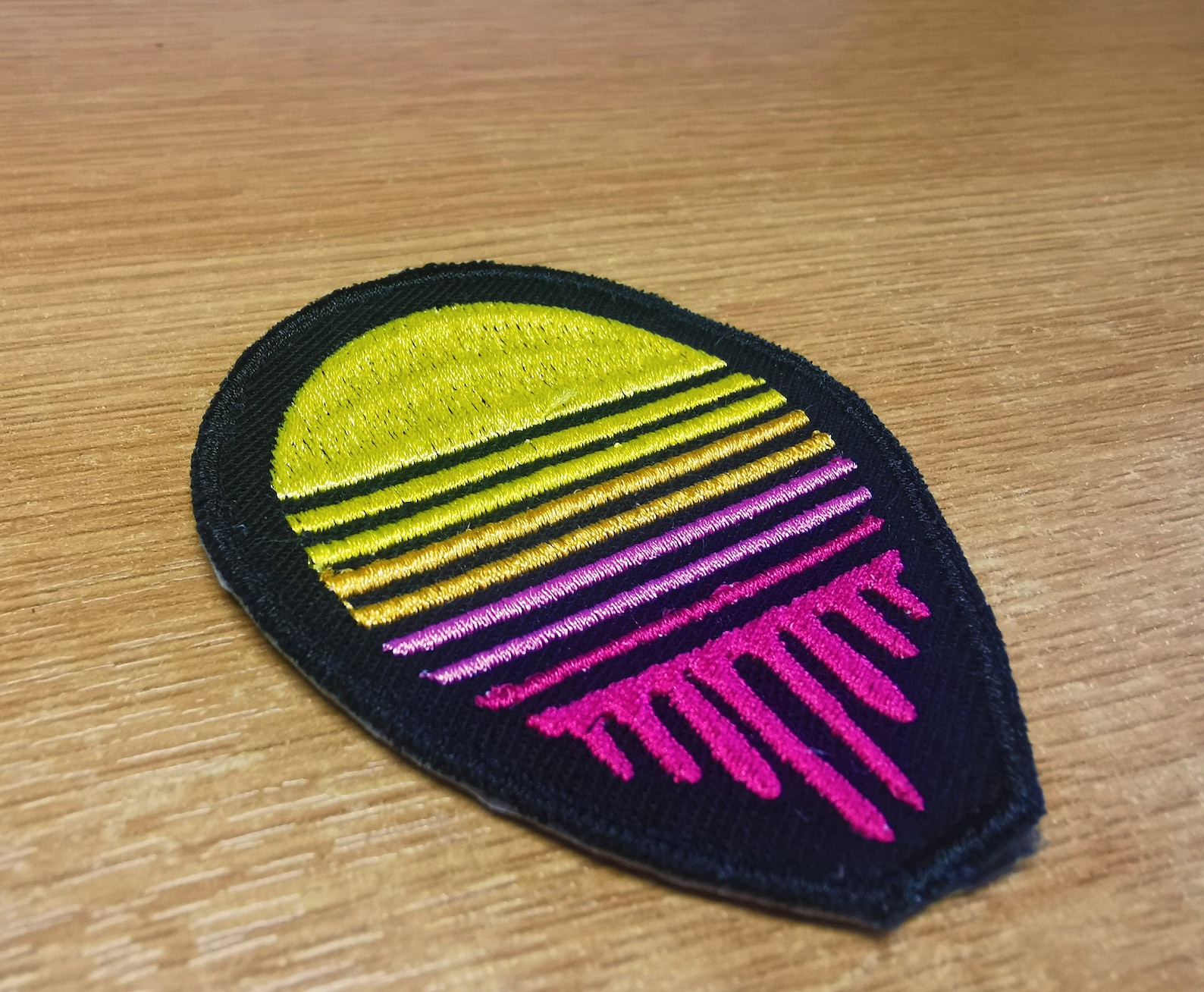 Synthwave Iron on Embroidered Patch Melting Outrun Carpenter Brut Retro ...