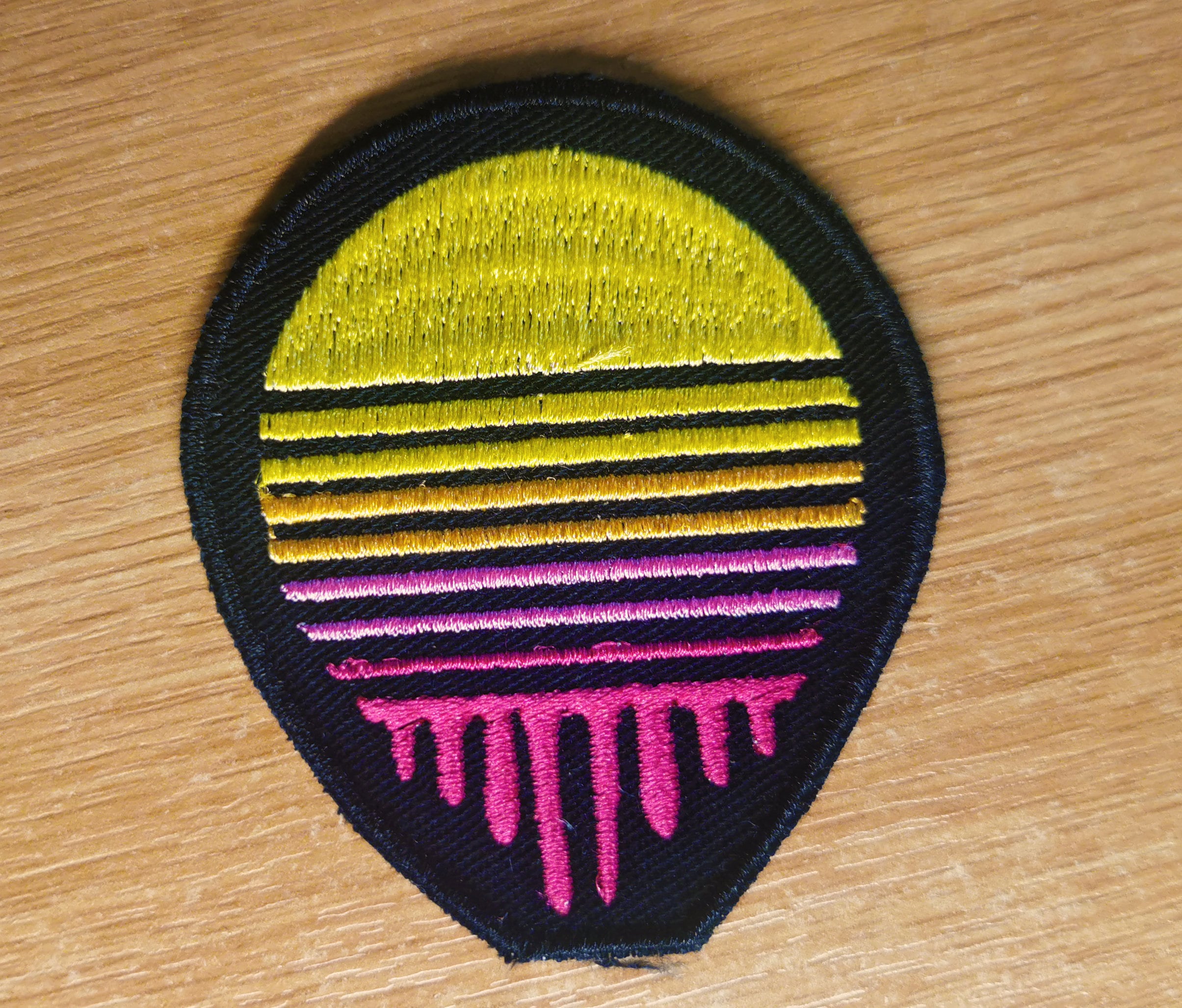 Synthwave Iron on Embroidered Patch Melting Outrun carpenter - Etsy 日本
