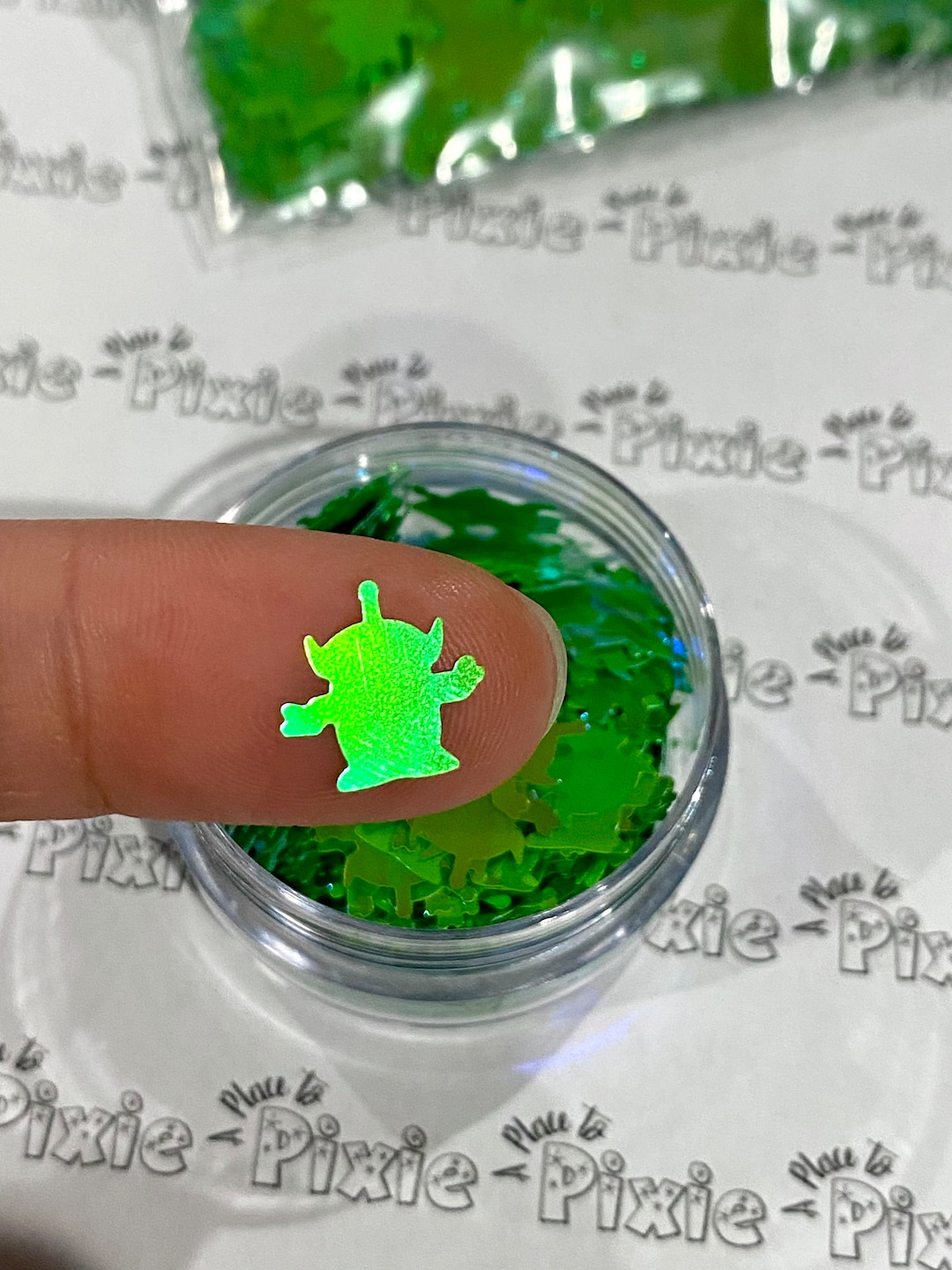 Alien Glitter, Holographic Little Green Alien Holographic Glitter, Toy ...