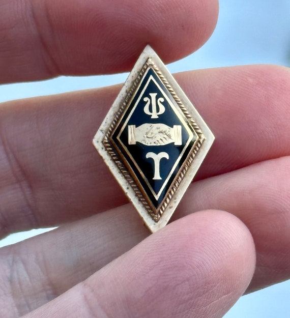 chi psi fraternity pin - Gem