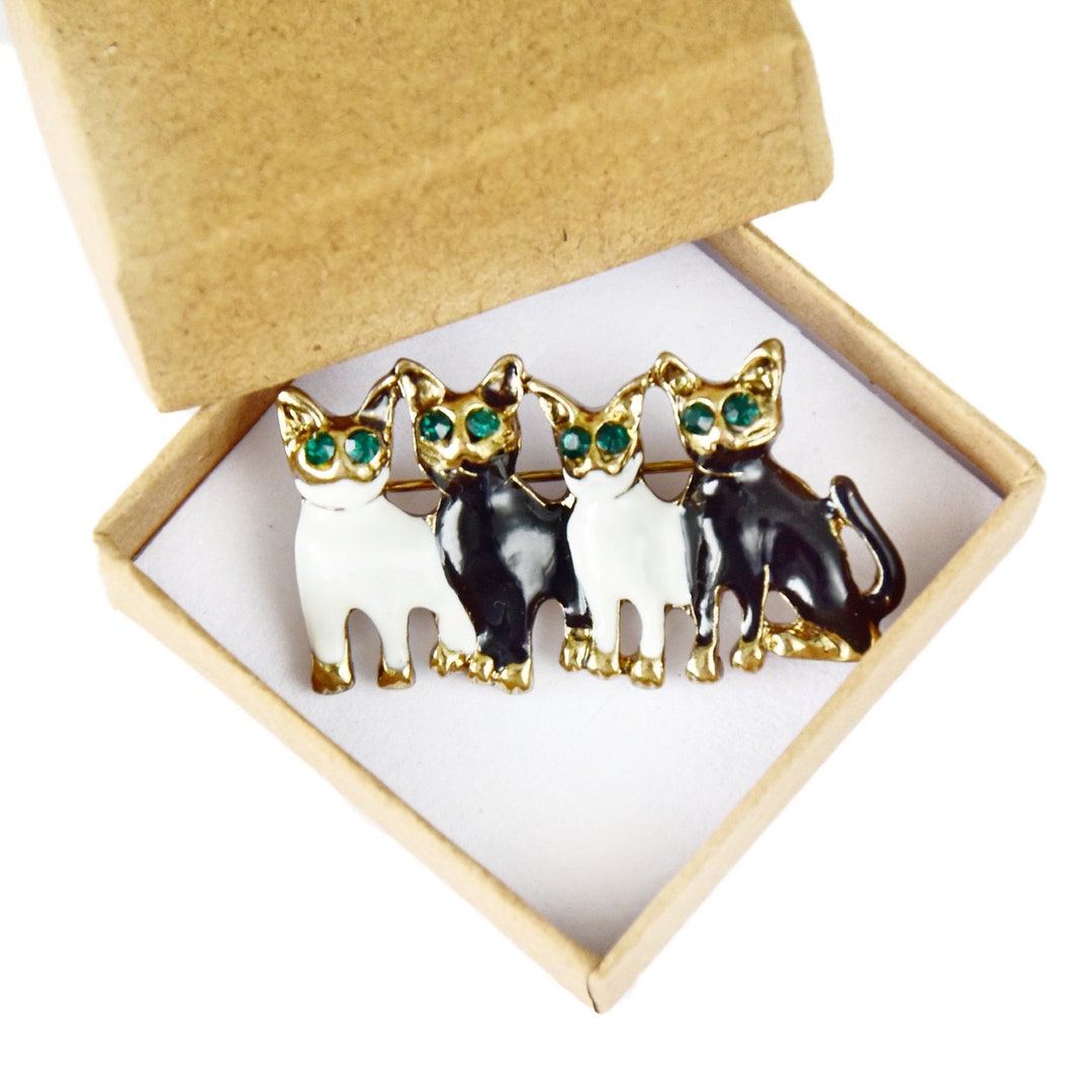 4 Cute Little Kittens Cats in a Row Brooch With Emerald Coloured Eyes ...