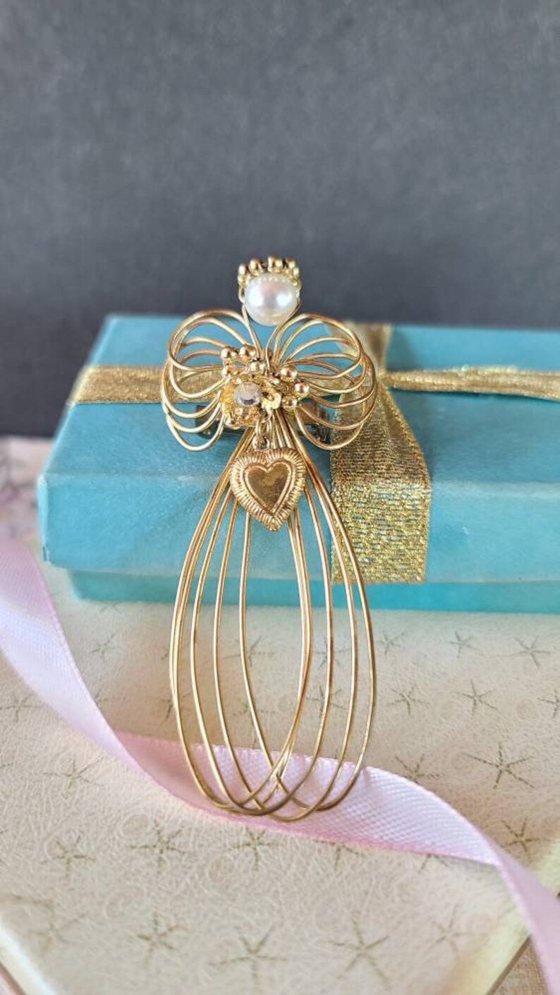 Large Gold Angel Filigree Brooch - Etsy