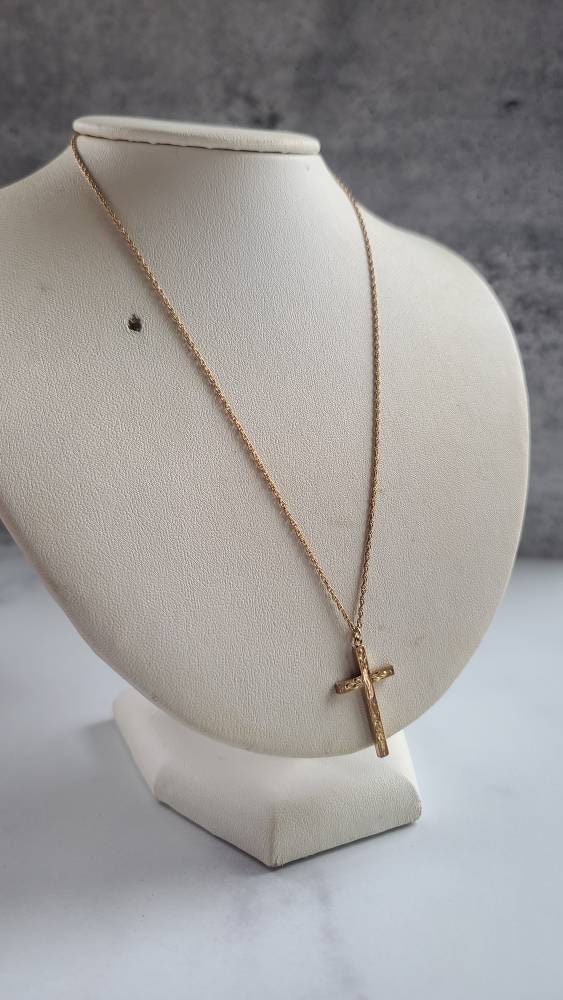 14K Gold Filled Etched Cross Pendant Necklace - Etsy