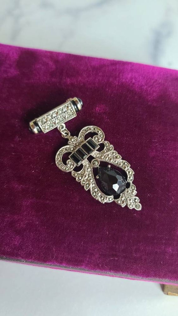 Charm brooch - charm - Gem