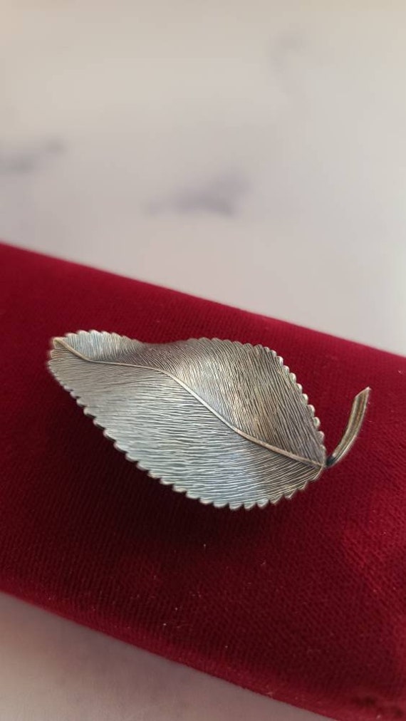 Beau sterling brooch - Gem