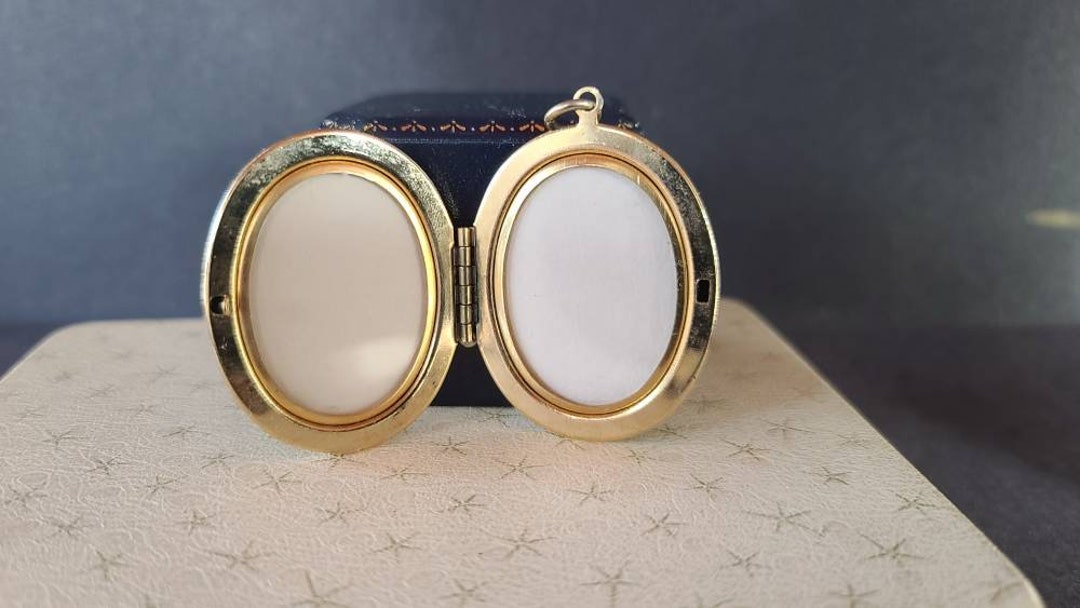 Vintage Textured Gold Oval Locket - Etsy