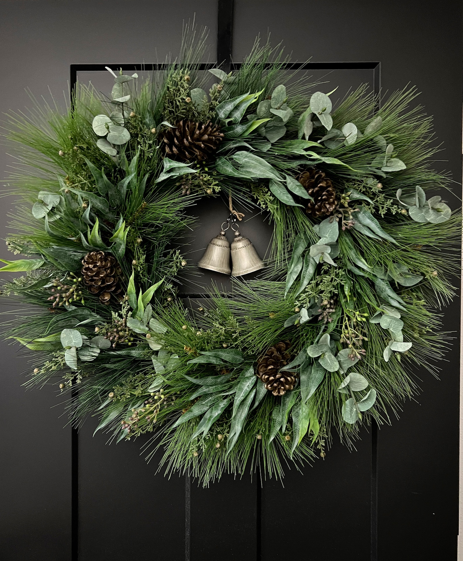 Pine Wreaths for Christmas, Winter Greenery Wreaths for Front Doors ...