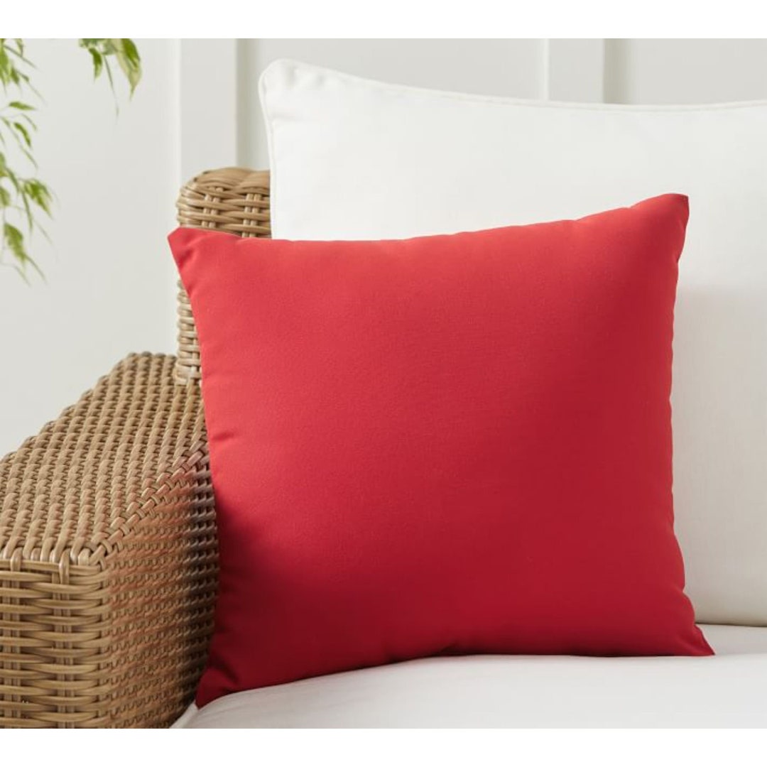 Sunbrella Jockey Red Indoor/outdoor Decorative Throw Pillows With ...
