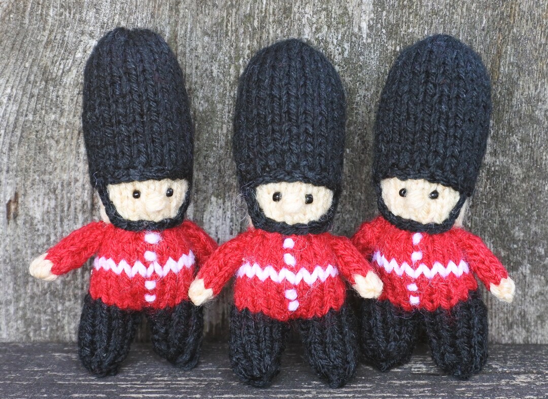 Tiny Knitted King's Guards - Etsy