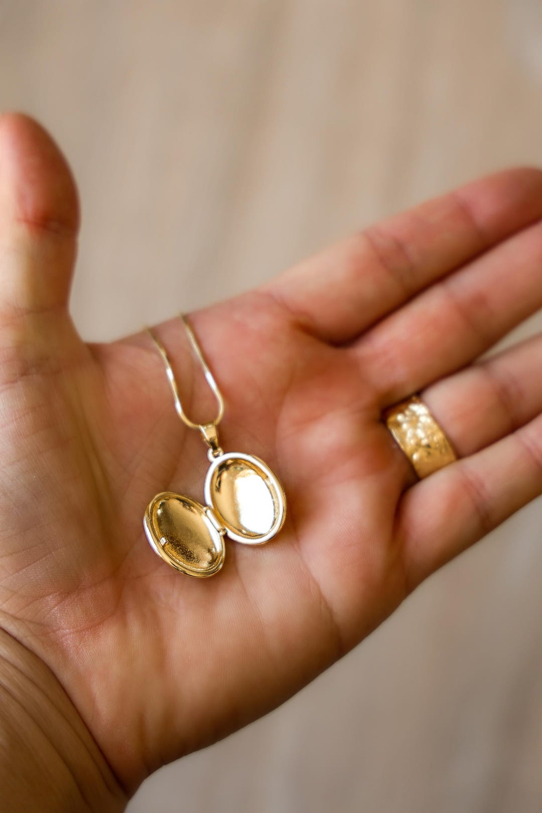 Vintage Oval Locket Necklace//925 Gold Vermiel//18 Karat Gold Filled ...