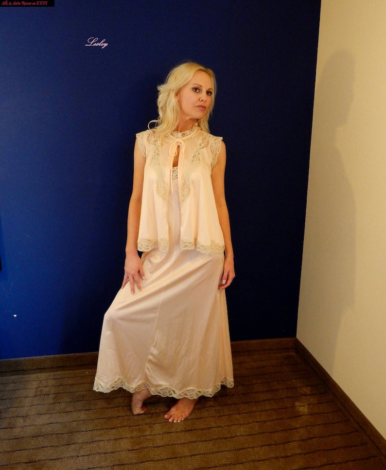 Lesley - LINGERIE MODEL PHOTO Shoot for Silk and Satin Rescue Sexy Pin ...