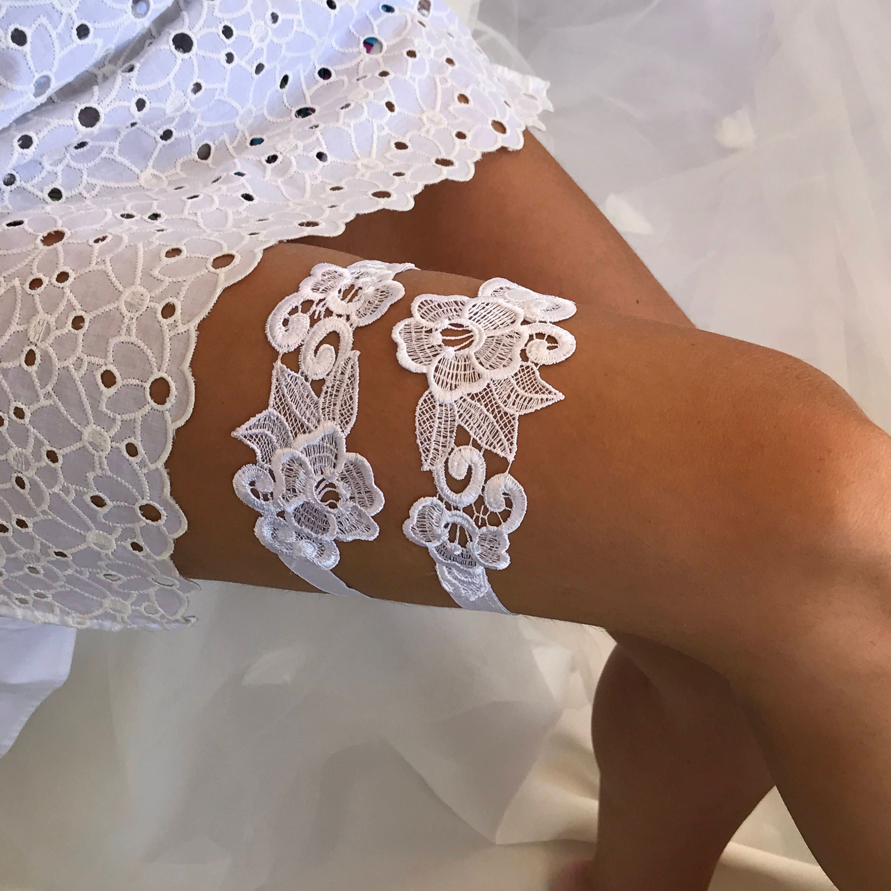 3 Color Options Wedding Garter Set off | Etsy