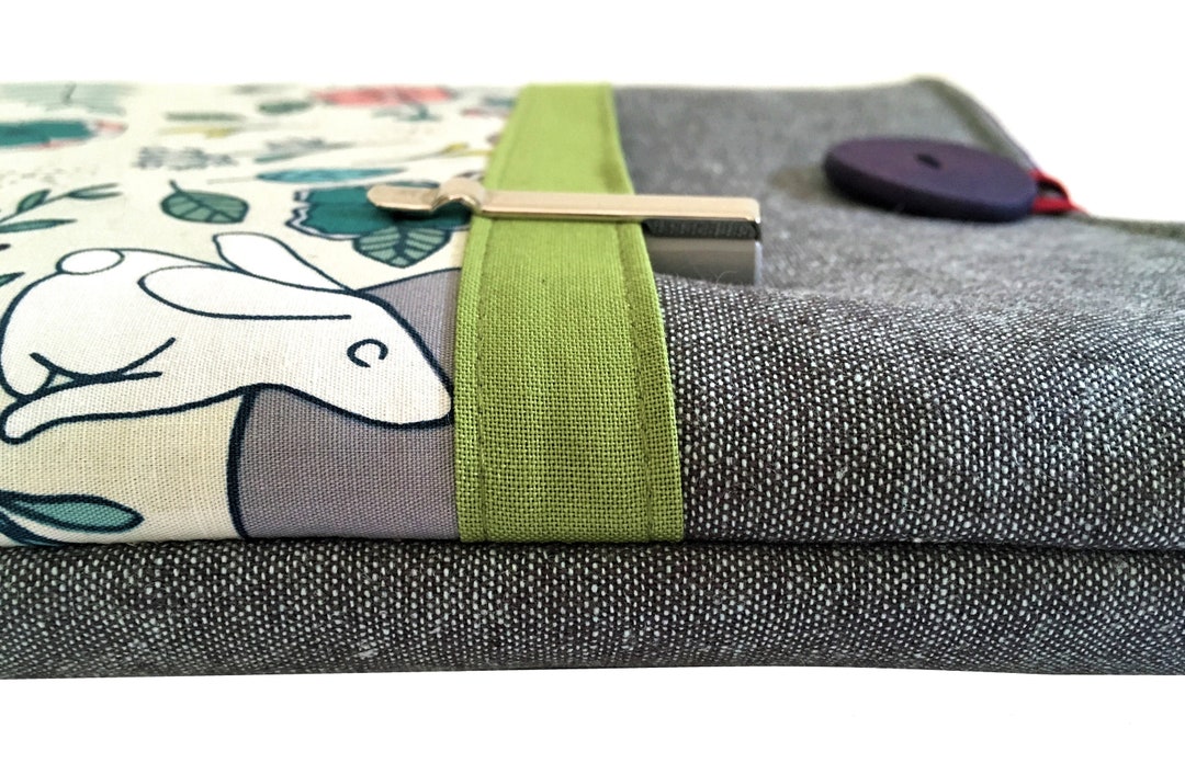 Laptop Sleeve 13 Inch Green Rabbits Gift, Custom Padded Gray Linen ...