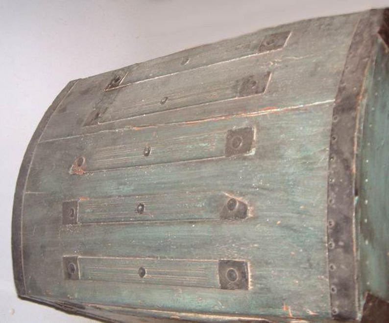Short Stave Antique Trunk From 1860s W/artwork-free SHIPPING! - Etsy
