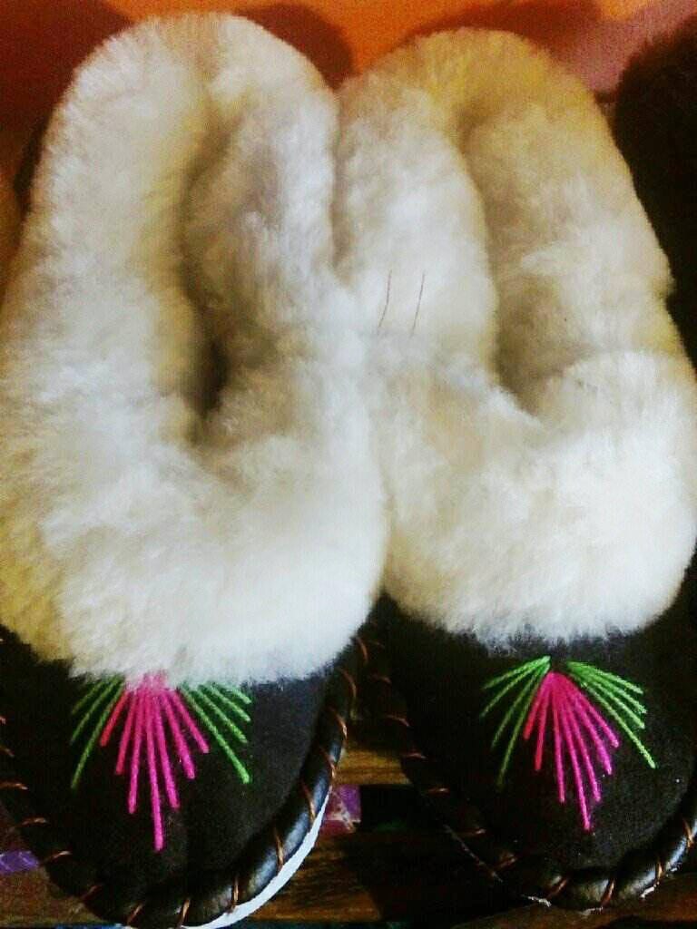 Ladies Handmade Embroidered 100% Sheep Wool Slippers/moccasins - Etsy