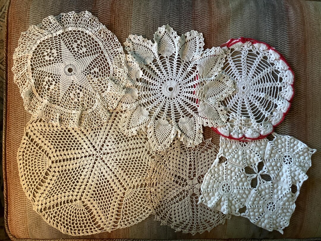 Vintage Lace Variety of Dresser Scarfs, Doilies, 6 Crocheted Doilies in ...