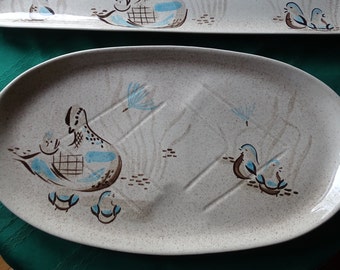 Vintage Red wing pottery Bob White quail vegetable bowl ** has flaws ...