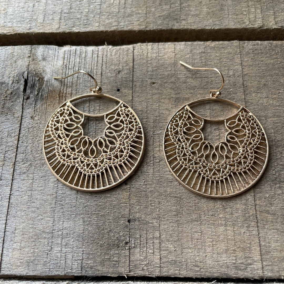 Boho Metal Cut Out Messing Disc Ohrringe - Metal Collection - Etsy.de
