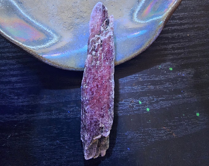 Metallic Indigo Blue Kyanite Blade/top Quality Ruby Red UV Reactive ...