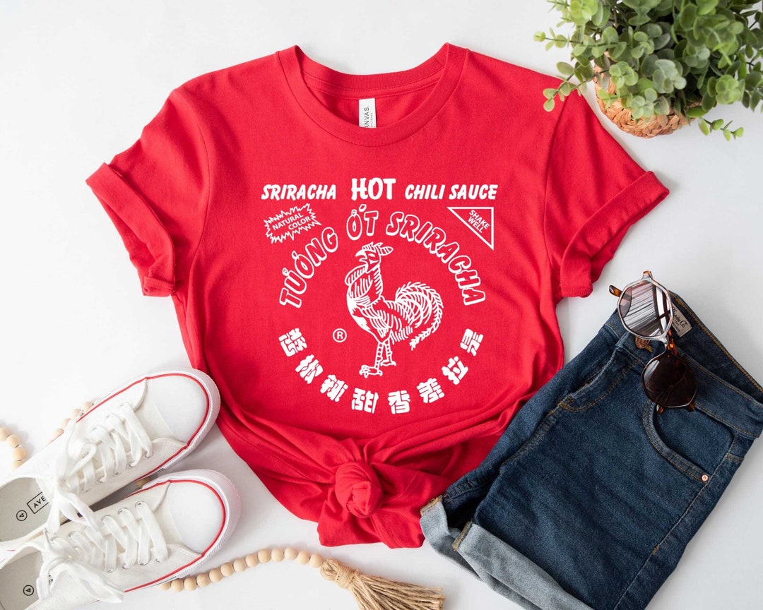 Sriracha Hot Chili Spicy Sauce Printed T-shirt Funny Halloween Costume ...