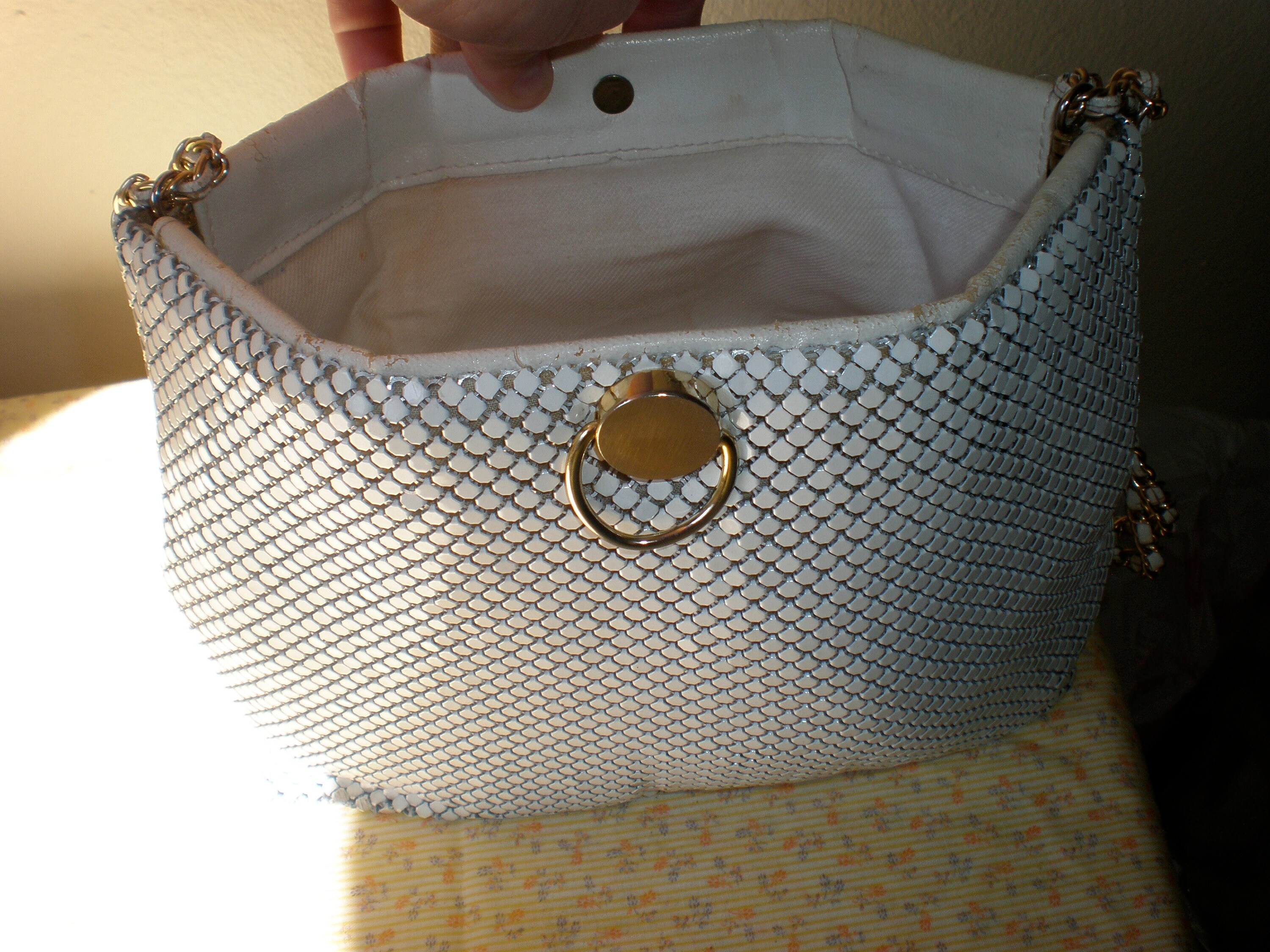 Beuno 80s Shoulder Purse White Metal Chain Mail Mesh With Gold Handle ...