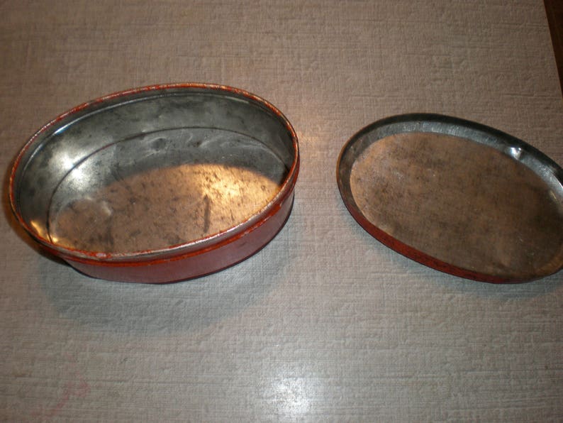 Art Deco Vintage Red Makeup Tin, Mellomints Tin, Red, Gold, Metal Tin ...