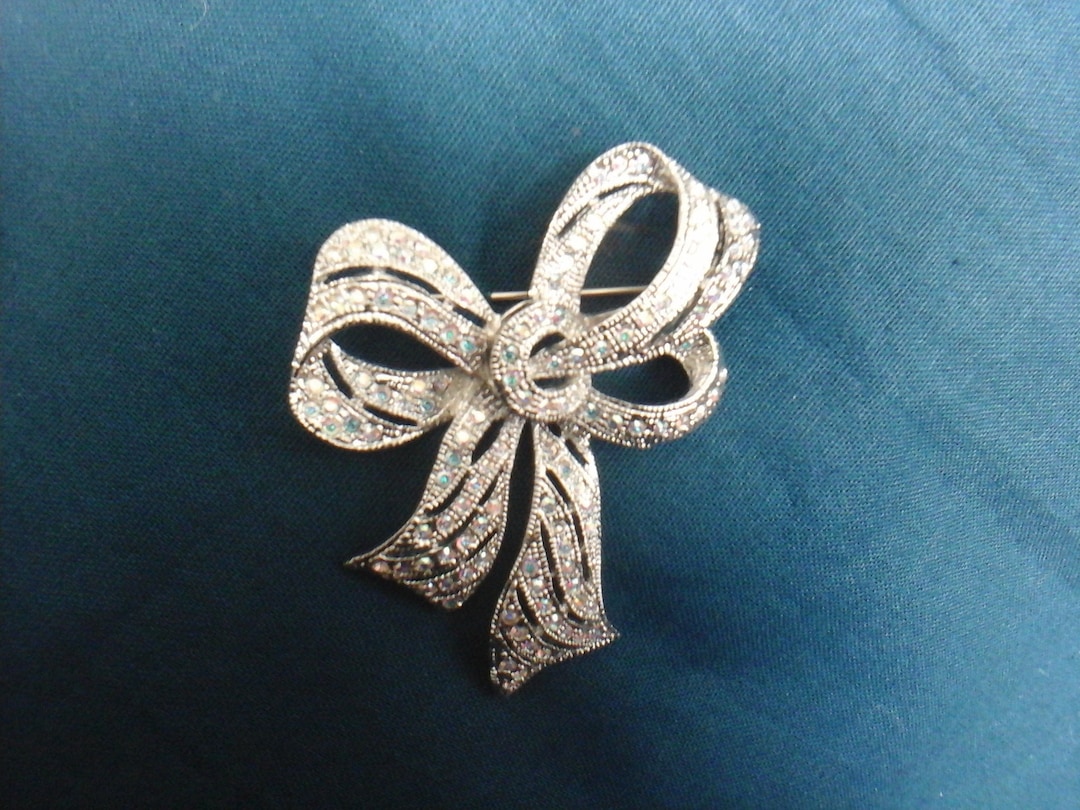 Vintage Butler Bow and Ribbon Brooch Shimmering Clear - Etsy