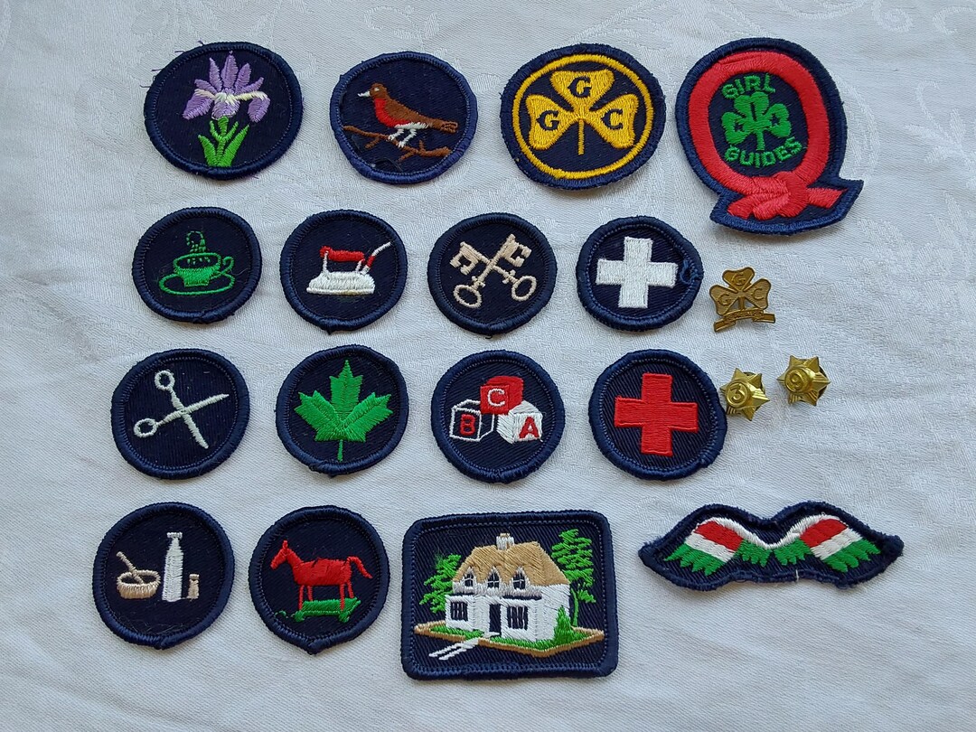 15 Girl Guide Patches Badges 3 Pins 1964-2005 Patch Sewing Laundress ...