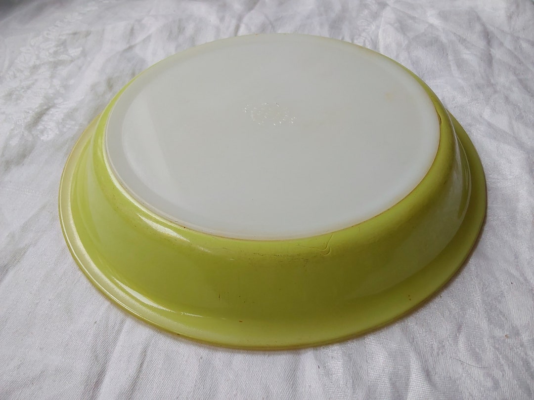 Vintage Pyrex #209 Canada Lime Green Pie Plate Dish 9 Inches Ovenware ...