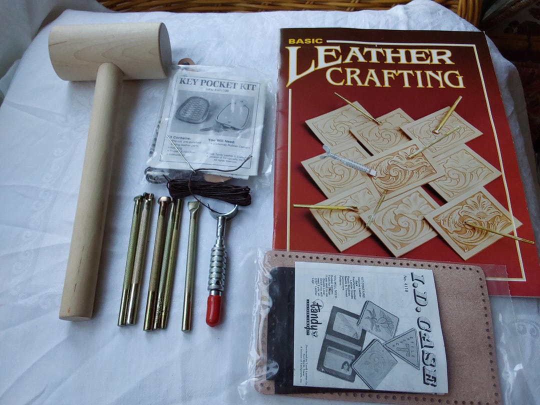 Vintage 1990s Tandy Leathercraft Basic Kit Includes 6 Stamping Tools ...