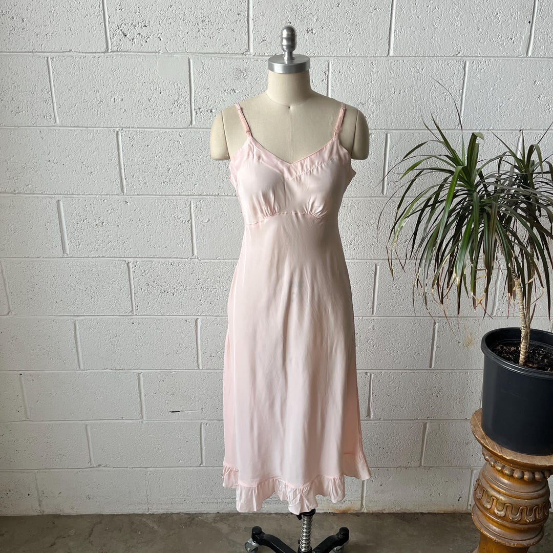 40s JUNIANA Deadstock NWT Cold Rayon Pastel Ballet Pink Triangle Cup ...