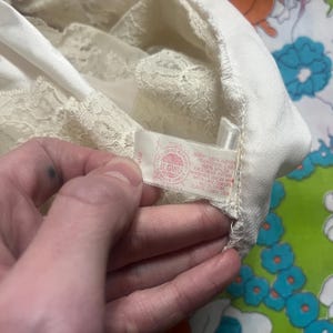 80s VICTORIAS SECRET Crown Label Ivory Satin Ruffled Lace Plunge Neck ...