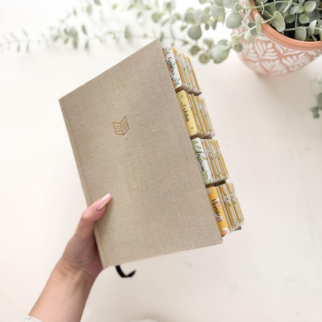 She Reads Truth Tabbed Bible - Sand With Sunflower Tabs - Etsy