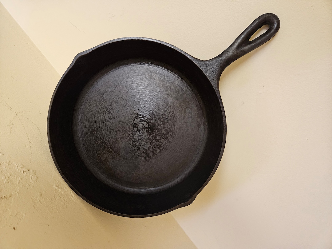 Lodge Vintage Cast Iron Skillet #7 SK 8-B Made in USA - Etsy