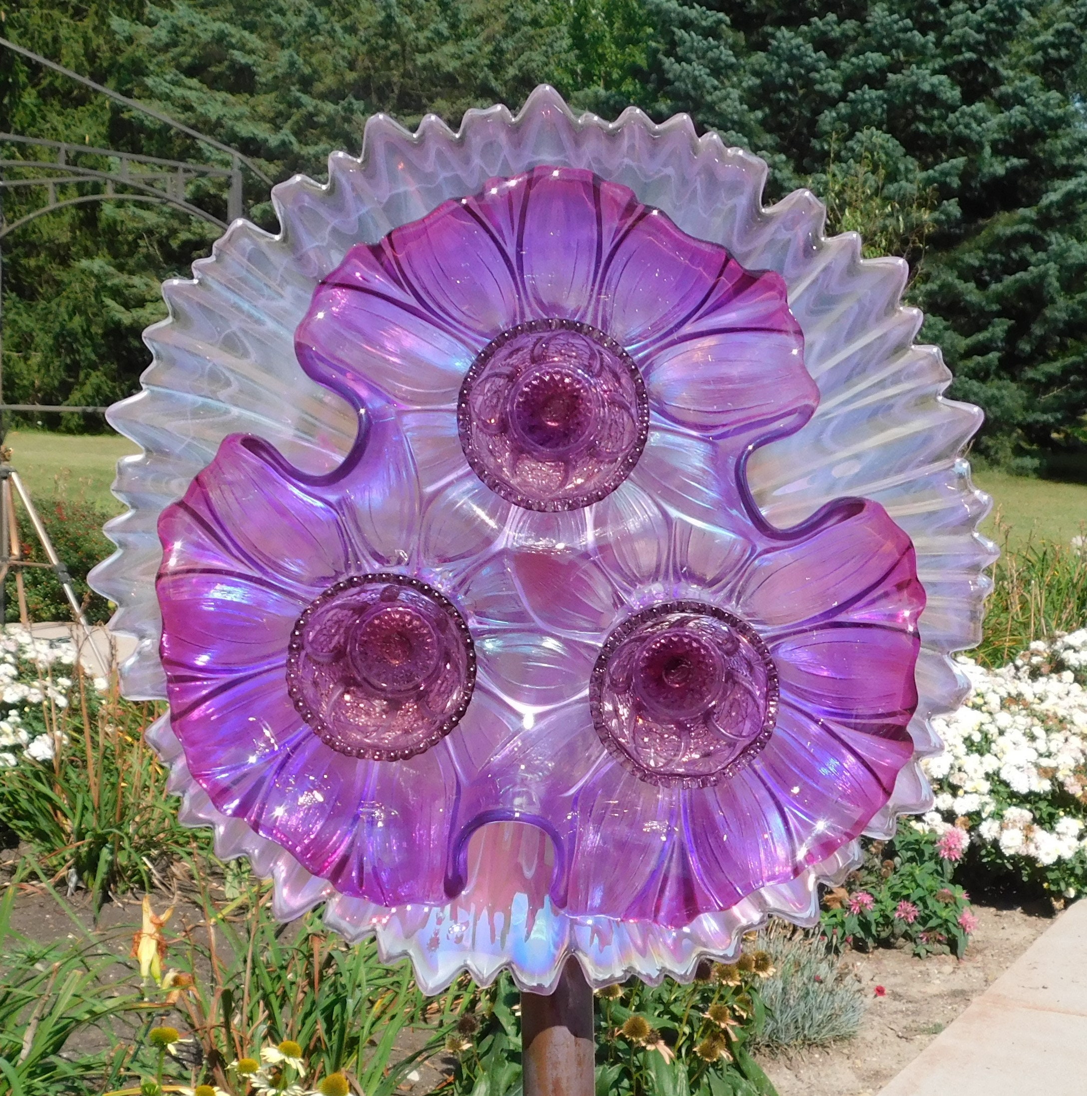 Glass Plate Yard Flowers
