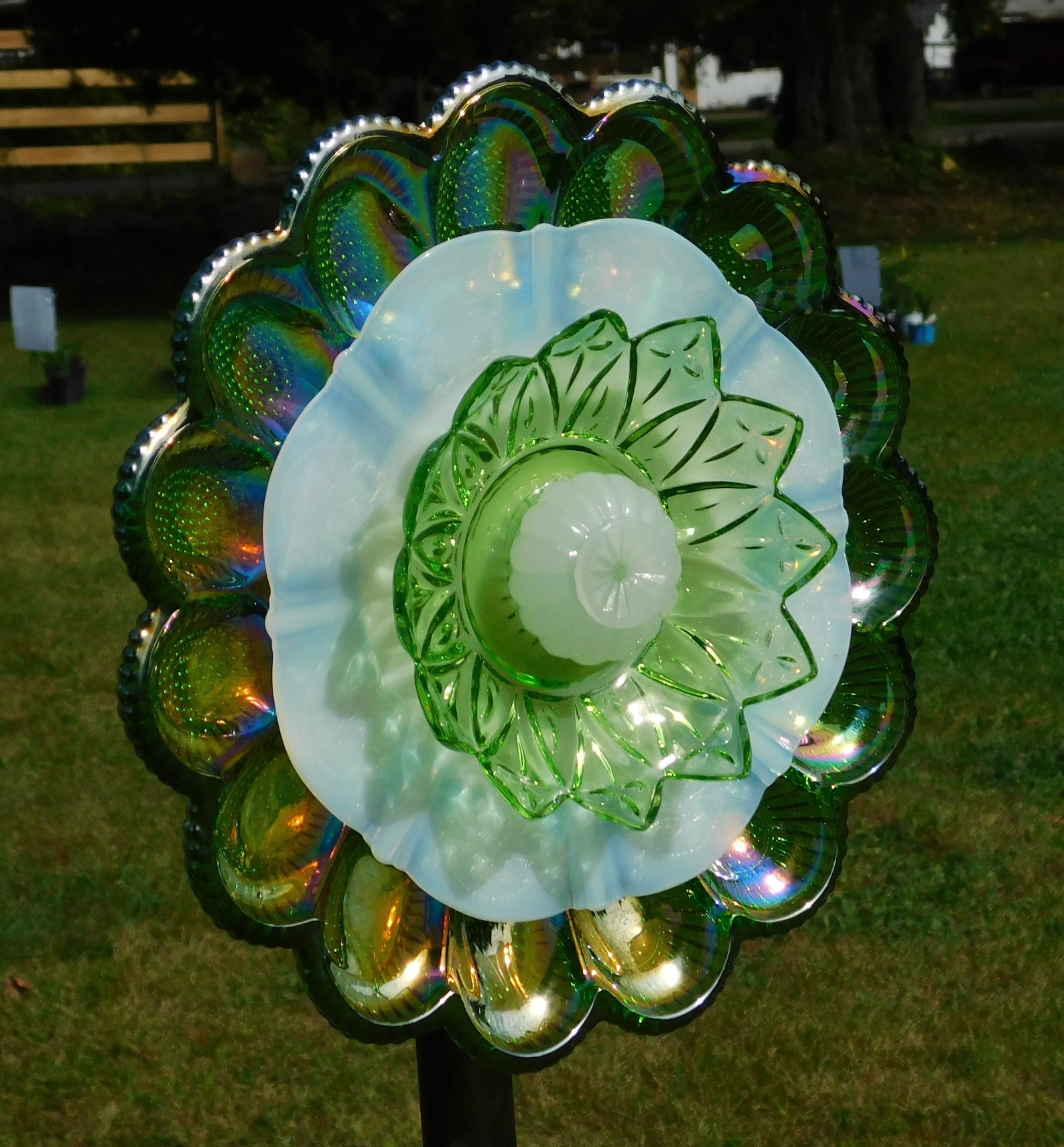 Green and White Glass Flower, Yard Art, Glass Flowers, Outdoor Decor ...