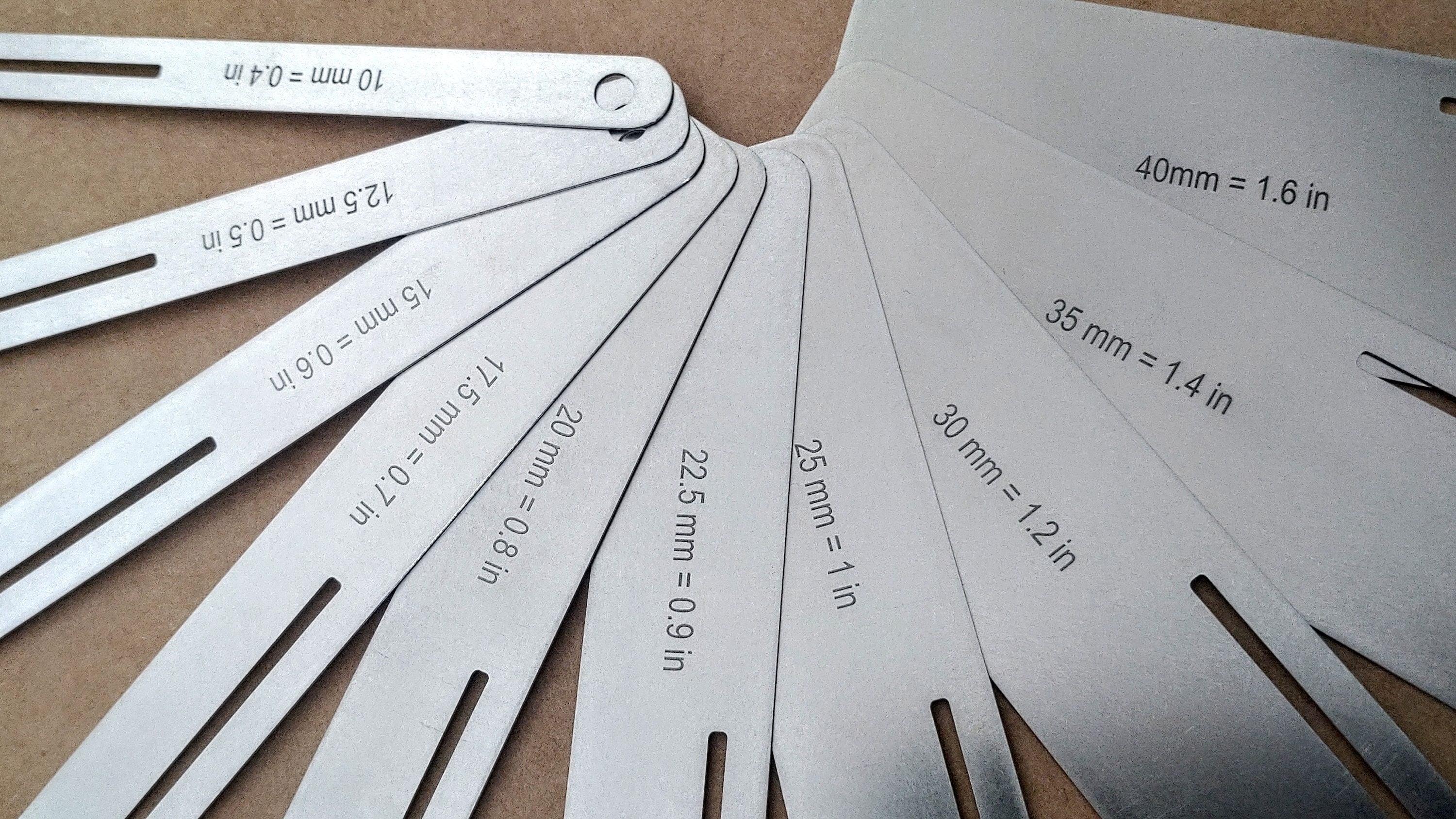 Sew Fast Pleats Quick Pleaters Fabric Folding Tool Pleating Forks ...